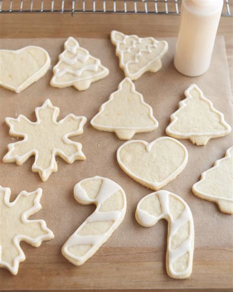 How To Decorate Cookies With Icing The Easiest Method The Kitchn