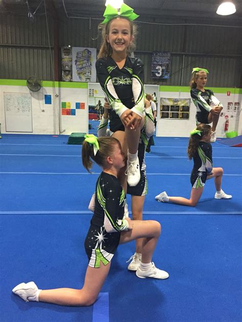 Easy Cheerleading Stunts Artofit