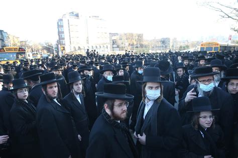 Nyc City Hall Failed To Stop Massive Satmar Funeral