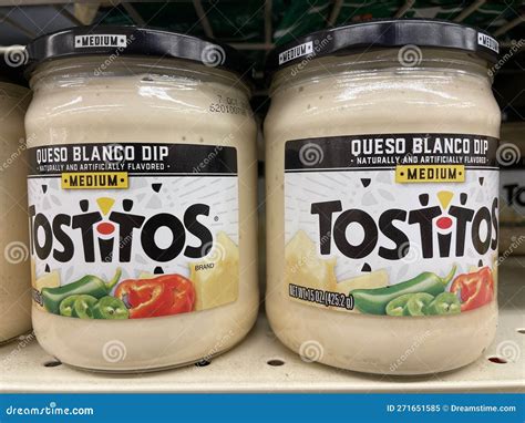 Tienda De Comestibles Tostitos Chips Dip Queso Blanco Imagen Editorial Imagen De Bocado