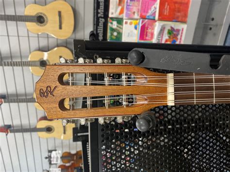 Hw Audio Baton Rouge V2 8 String Baritone Ukulele Natural