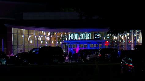 8 Wounded In Stabbing Spree At Minn Mall Suspect Killed By Off Duty