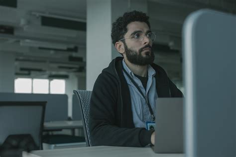 unlock your freedom 6 compelling reasons to ditch the 9 5 grind after