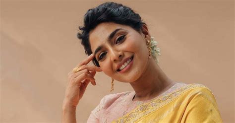 சம்பளத்தை ஏத்திட்டேனா `பூங்குழலி ஐஸ்வர்யா லட்சுமி ஷாக்