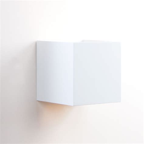 Wandlamp Verstelbare Lichtbundel Kubus Zwart Met Goud Lampenconcurrent Nl