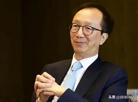 45岁跳水皇后嫁大26岁富豪，五年生三胎，如今身材走样，气质全无