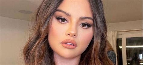 Selena Gomez Frees The Nipple In Sundress On The Floor