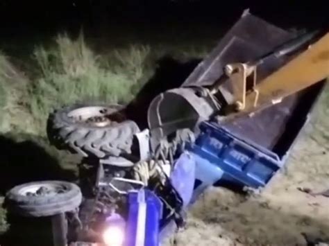 3 Serious Tractor Trolley Overturned In The Canal While Returning From