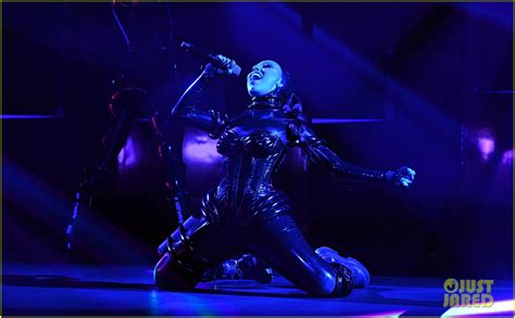 Doja Cat Rocks Full Latex Outfit For Grammys 2021 Performance Of Say