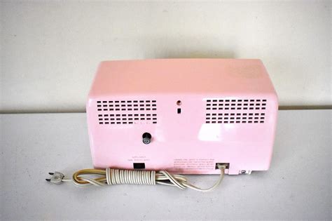 Powder Pink 1956 Rca Victor Model 8 C 7fe Vacuum Tube Am Clock Radio E