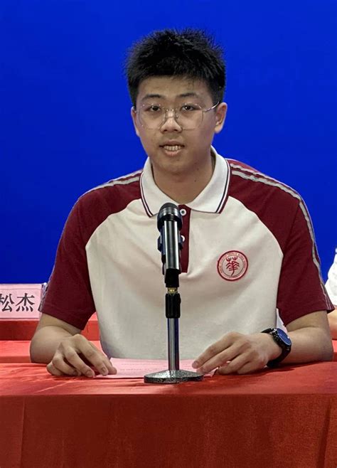 家校携手 共赴高三征程普宁市华侨中学召开高三级家长会教育好孩子备考