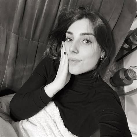 𝐿𝐴𝑉𝐼𝑁𝐼𝐴 𝐵𝑅𝑈𝑆𝐶𝐻𝐸𝑇𝑇𝐼𝑁𝐼 Culavi • Threads Say More