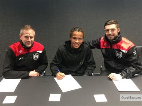 Bristol City Football Club Signs Osagi Bascome Bernews