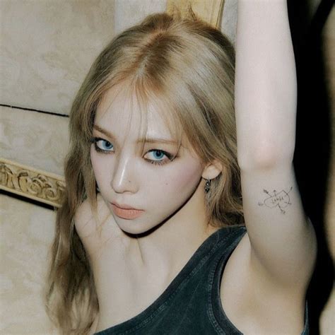 Karina Aespa Icon Giselle Karina Blonde Hair Girl Group Kpop Icons Jane Winter Girls