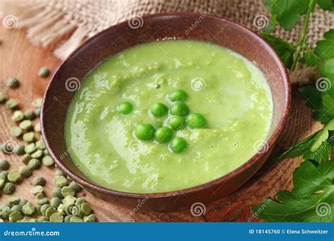 Sopa De Ervilha Verde Foto De Stock Imagem De Fresco 18145760