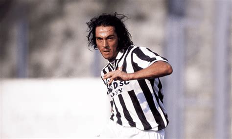 Bom volante Paulo Sousa foi um do pilares da Juve que levantou a Europa nos anos Calciopédia