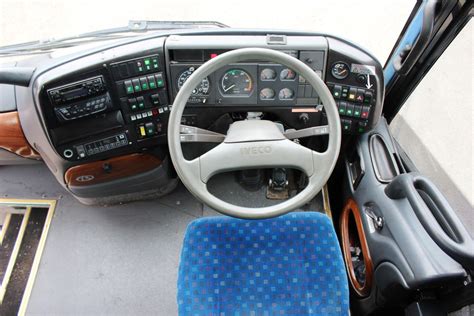 02 IVECO BEULAS STERGO 70 STS Hills Coaches