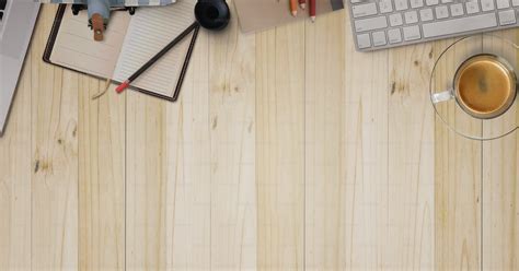 작업 공간 헤더 이미지 사무실의 나무 책상에 있는 최신 데스크톱 컴퓨터의 상위 보기 사진 Unsplash의 컴퓨터 키보드 이미지