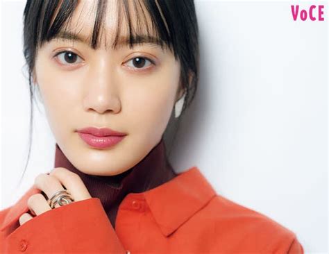 好感度no 1春新色“サーモンピンク”リップを【唇の形別】に塗りくらべ♡【ビューティニュース】｜美容メディアvoce（ヴォーチェ）