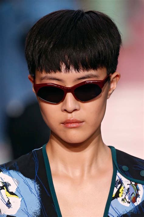 Layered Bowl Cut How To Wear This Pixie Adjacent Trend In 2 Ways All