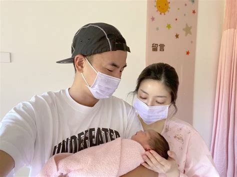 前世情人提早報到！柯有倫首曬全家福「辛苦妳了柯太太」 娛樂 Nownews今日新聞