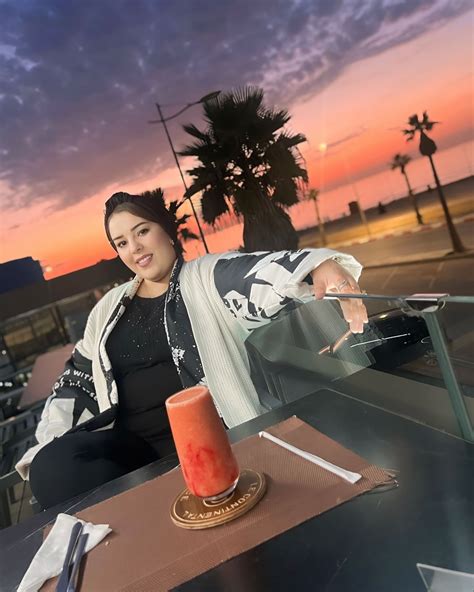 ‎amina Alaoui أمينة علوي‎ ‎قالك غير عاد عاد 🤣 كيما مشافهمش هاد المدة كاملة تا أنا مشفتهمش 🤣