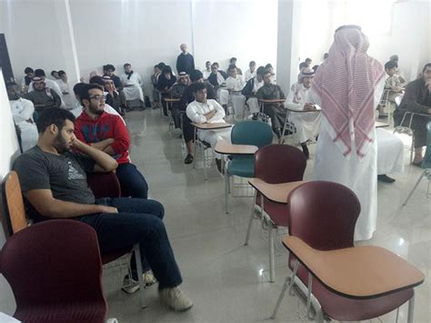 عمادة السنة التحضيرية تقوم بتنظيم محاضرة عن الاثار الناتجة عن تعاطي
