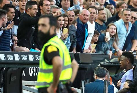 Basta Ya España Sube La Presión Contra El Racismo En El Fútbol