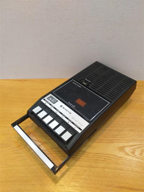 빈티지 골동품 산요 카세트 레코더 플레이어 헬로마켓