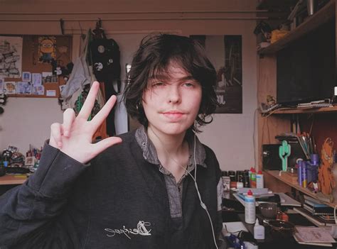 Wanted To Join The Trend A F Ace Reveal Also Ignore My Hella Messy Room Scrolller