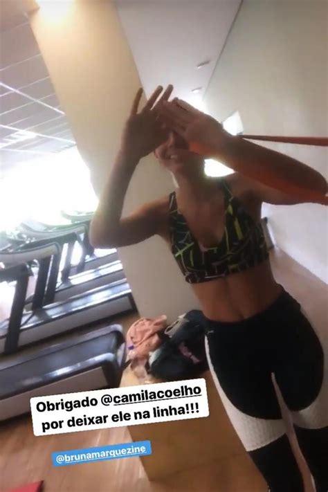 Bruna Marquezine retoma treinos e personal brinca Malhação cebola