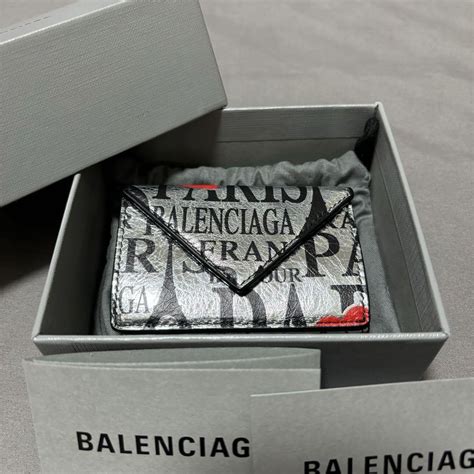 【balenciaga】三折り財布 メルカリ