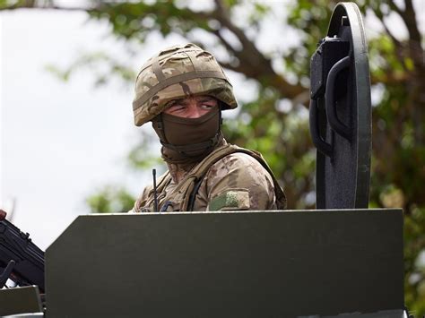 Попавший в плен украинский офицер обратился к ВСУ окруженным в Великой Новоселке