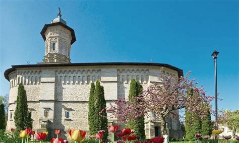 Manastirea Dragomirna Vatra Dornei Ghid Cazare Si Turism