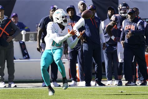 Tyreek Hill Dolphins Success Shows Value Of Elite Wrs Ap News