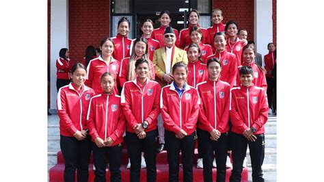 फुटबल टोलीलाई पुरस्कार घोषणा गर्दै प्रधानमन्त्रीले भने ‘विजेता भइएन