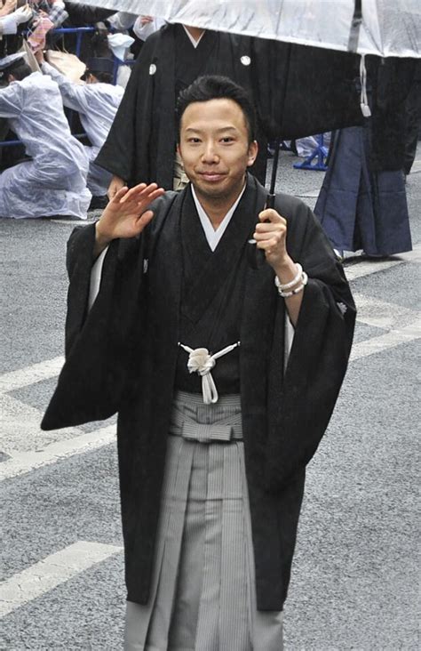 Japan Kabuki Star Ennosuke Ichikawa Arrested Over Mothers Suicide