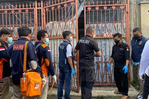 Foto Polisi Ungkap Kematian Anggota Keluarga Di Kalideres Margaretha