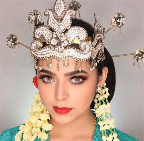 Fakta Lagu Lathi Dan Teori Tersembunyi Lirik Lagu Lathi Urmilamiles World