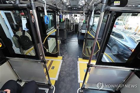 내년 5월 제주 도로에 섬 같은 버스정류장양문형버스 다닌다