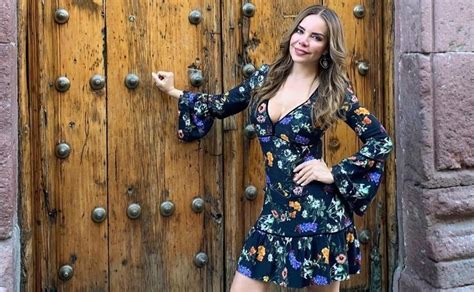 ¡radiante Liliana Lago Alborota Las Redes En Bikini Azul