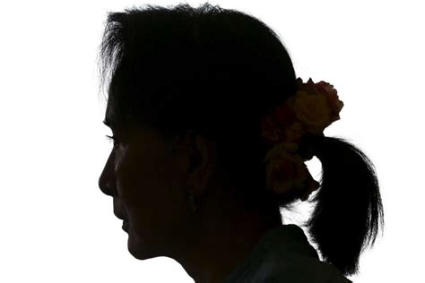 ဒေါ်အောင်ဆန်းစုကြည် အကျဉ်းထောင်ထဲတွင် သွားကိုက်ဝေဒနာနှင့် ကျောရိုးဆစ်မ
