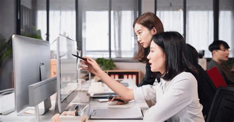 12 Advantages Of A Bookkeeping Assistant In 2024