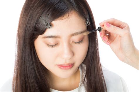 おでこの産毛は剃ると濃くなる？伸ばすなら形は？生やしたいなら？ サ活journey
