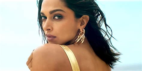 Deepika Padukone Hot In Housefull Videos