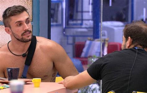Reencontro Ex BBBs Caio E Arthur Posam Juntos Na Web Celebridades