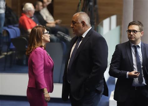 ГЕРБ СДС номинира Десислава Атанасова за конституционен съдия Борисов става председател на ПГ