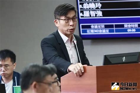 被黃國昌點名罷免頭號目標 鍾佳濱反擊：發動倒閣歡迎來我這參選 政治快訊 要聞 Nownews今日新聞