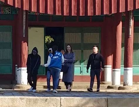 Angelina Jolie And Her Son Maddox Go On A Campus Tour At Yonsei