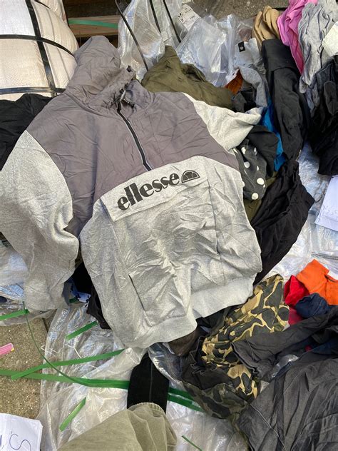 Box Vintage Liquidation X50 Mix Reseller Vinted Vundle